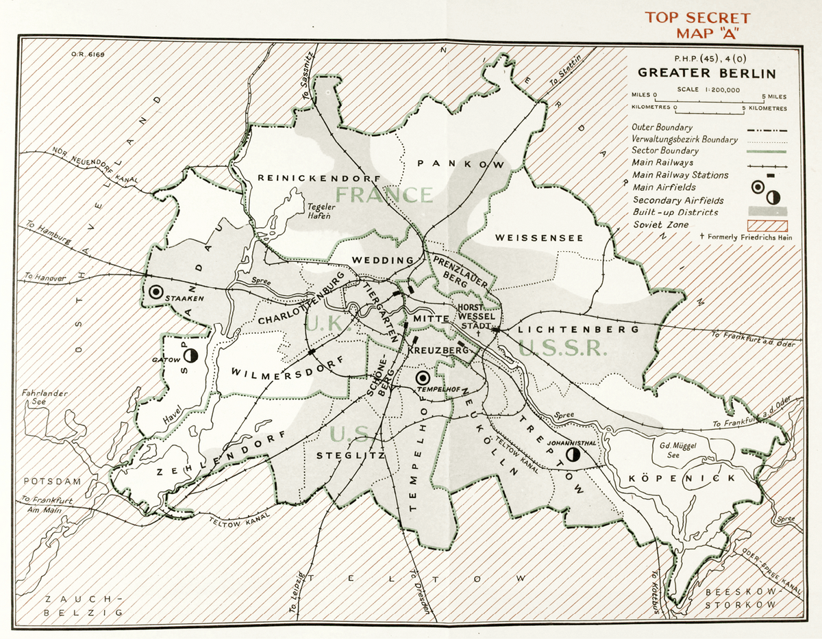 Être journaliste pendant le blocus de Berlin | Lelivrescolaire.fr